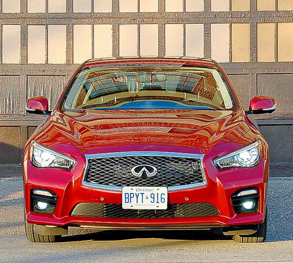 COMPARO: Infiniti Q50 AWD Hybrid VS Lexus IS 350 AWD F-Sport ...