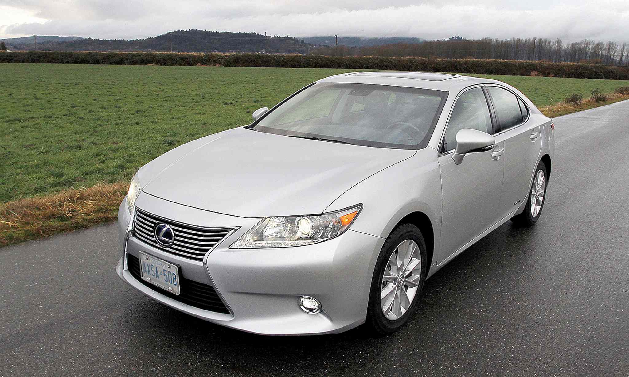 2014 LEXUS ES 300h: Green luxury – Winnipeg Free Press