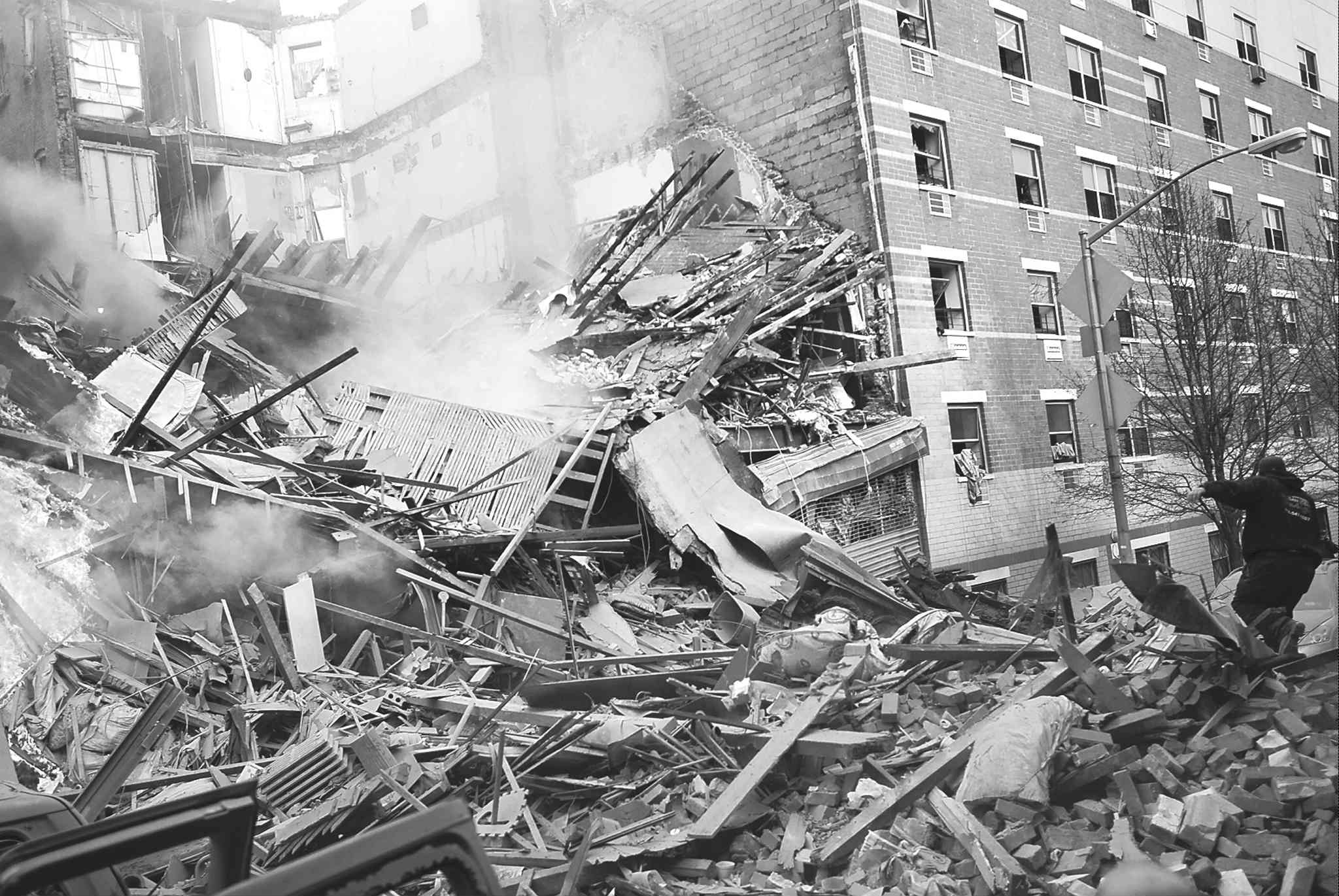 Apartment buildings levelled in explosion – Winnipeg Free Press