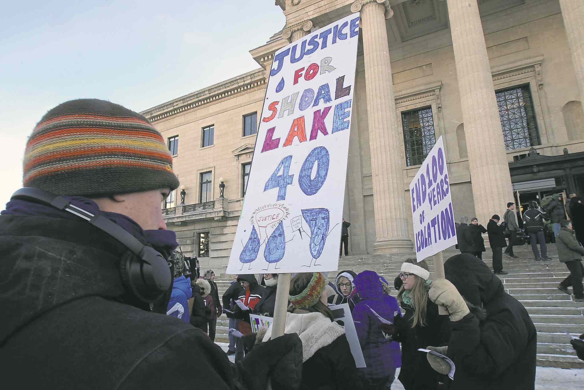 Shoal Lake 40 rallies for highway link to First Nation – Winnipeg Free ...