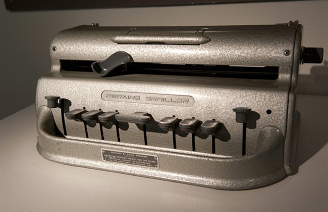 Typewriters owned by Hemingway, John Lennon, the Unabomber among those ...