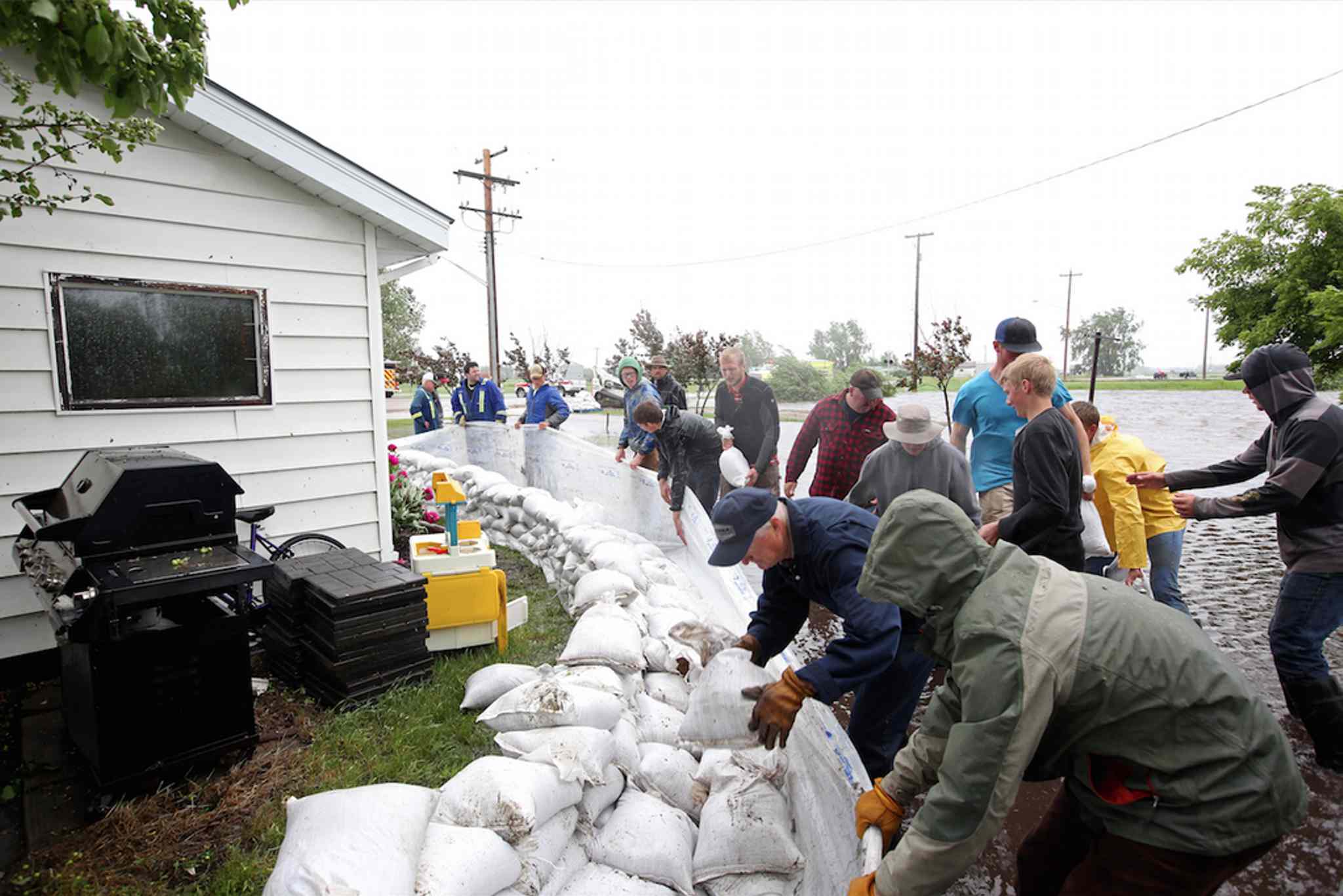 Volunteers needed for sandbagging efforts – Winnipeg Free Press
