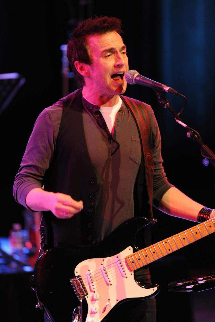 Winnipeg BBQ & Blues Festival to feature Colin James, Robert Cray ...