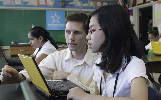 Professors encourage use of gadgets in class, saying it can enhance ...