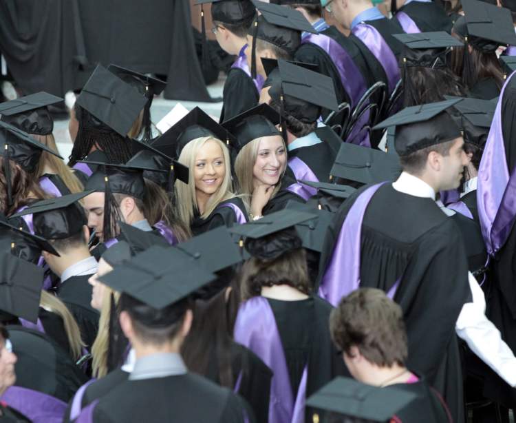 Doctors celebrate graduation at U of M – Winnipeg Free Press