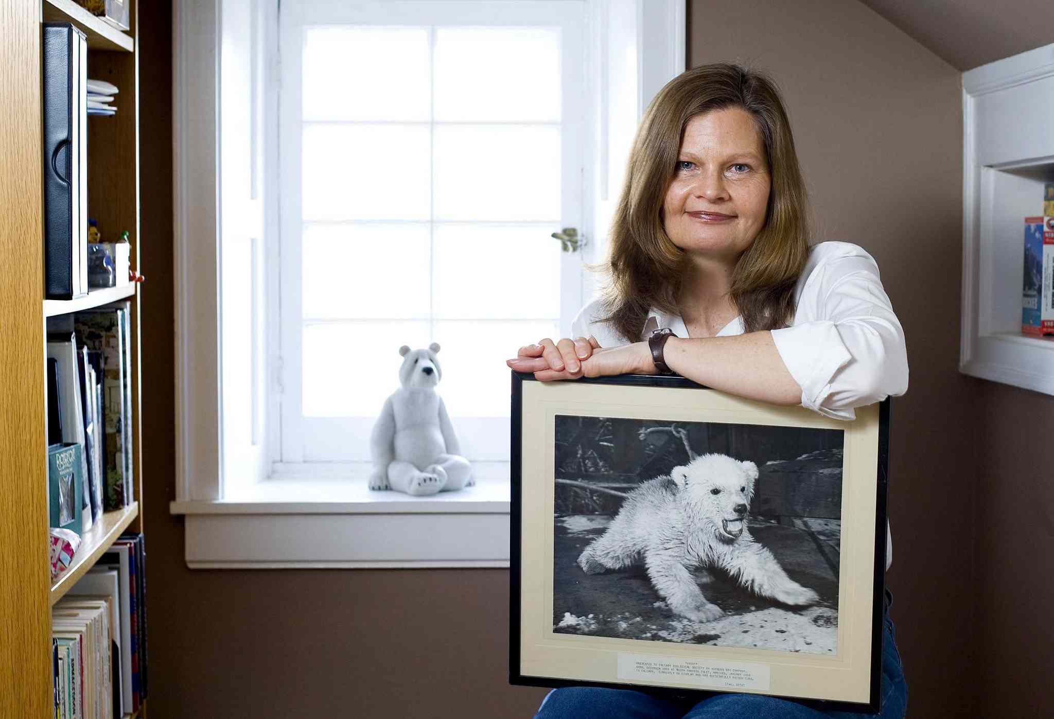 Author who describes Manitoba-born polar bear’s rescue drops into News ...