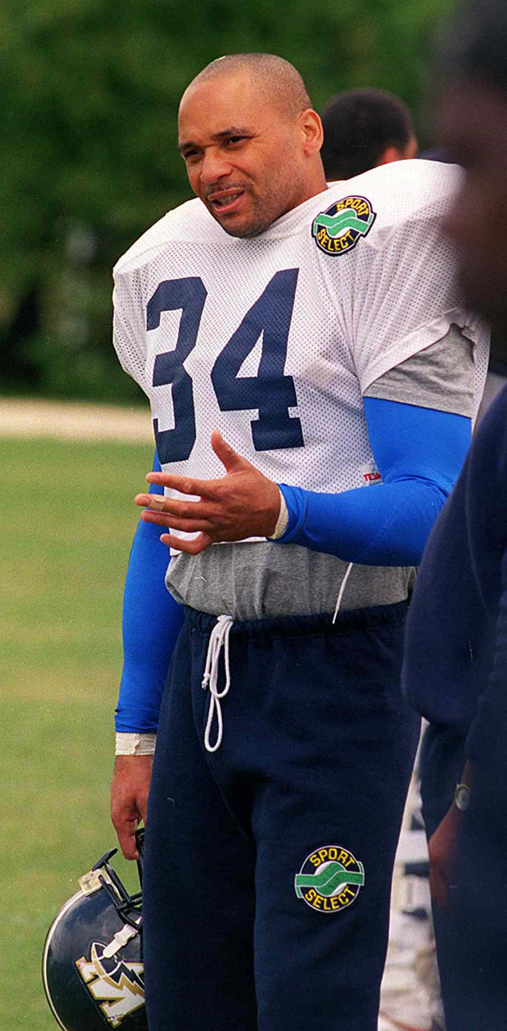 Battle emerges victorious in race for All-Time Bomber linebacker ...