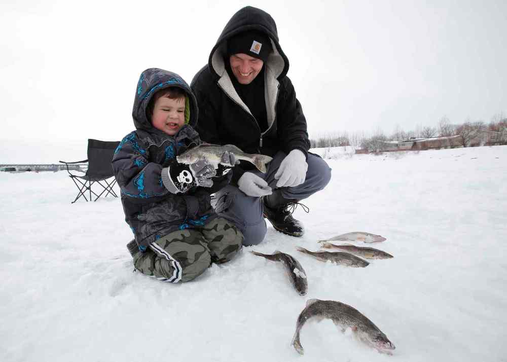 Fishers enjoy last cast at winter catch – Winnipeg Free Press