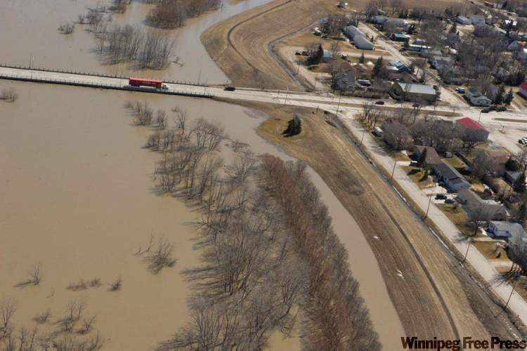 Winds to force Morris dike closure – Winnipeg Free Press