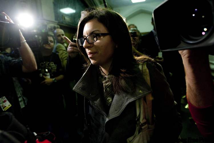 Ashton decides to throw hat into NDP ring – Winnipeg Free Press