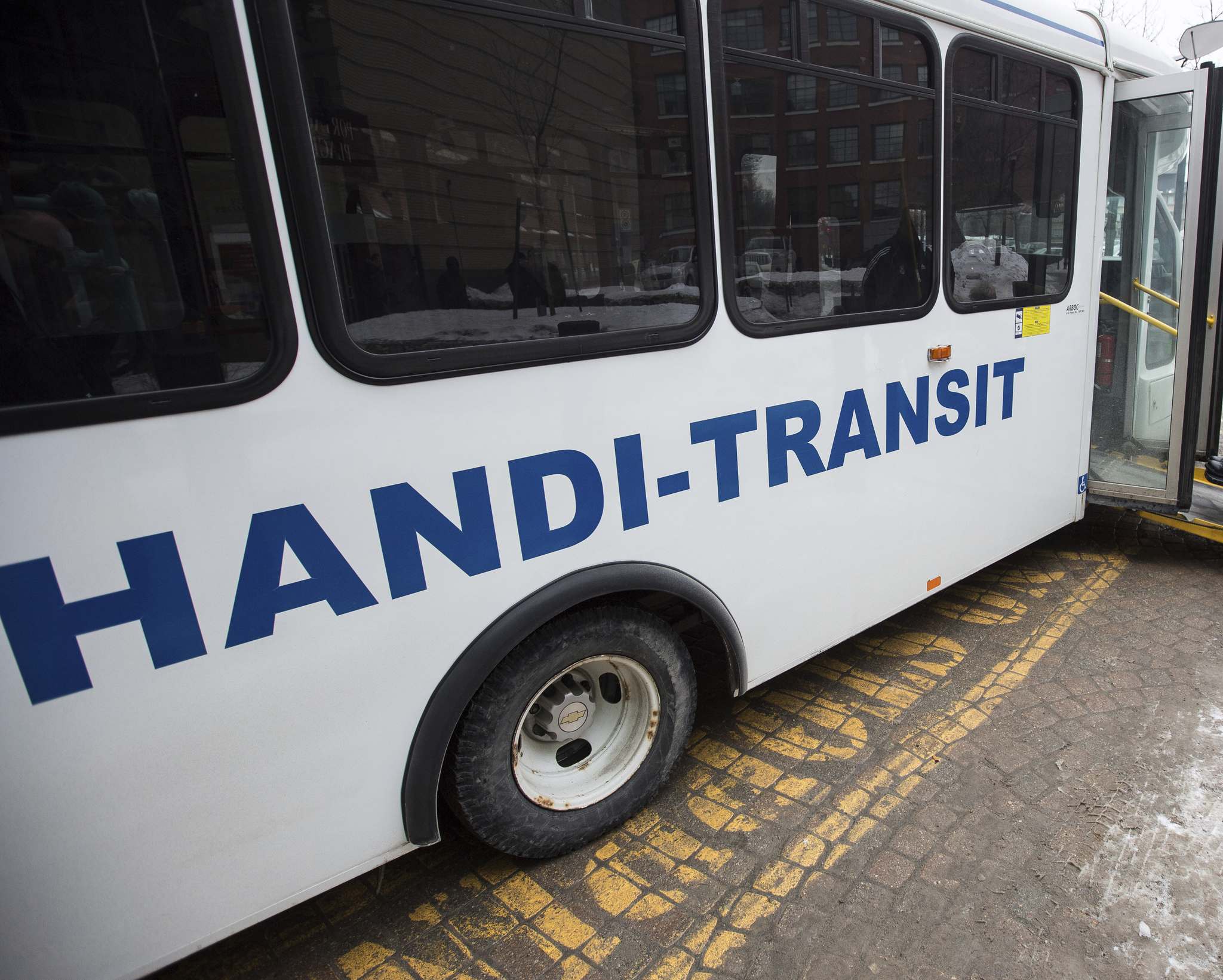 Handi-Transit to get new name, mobile app for riders – Winnipeg Free Press