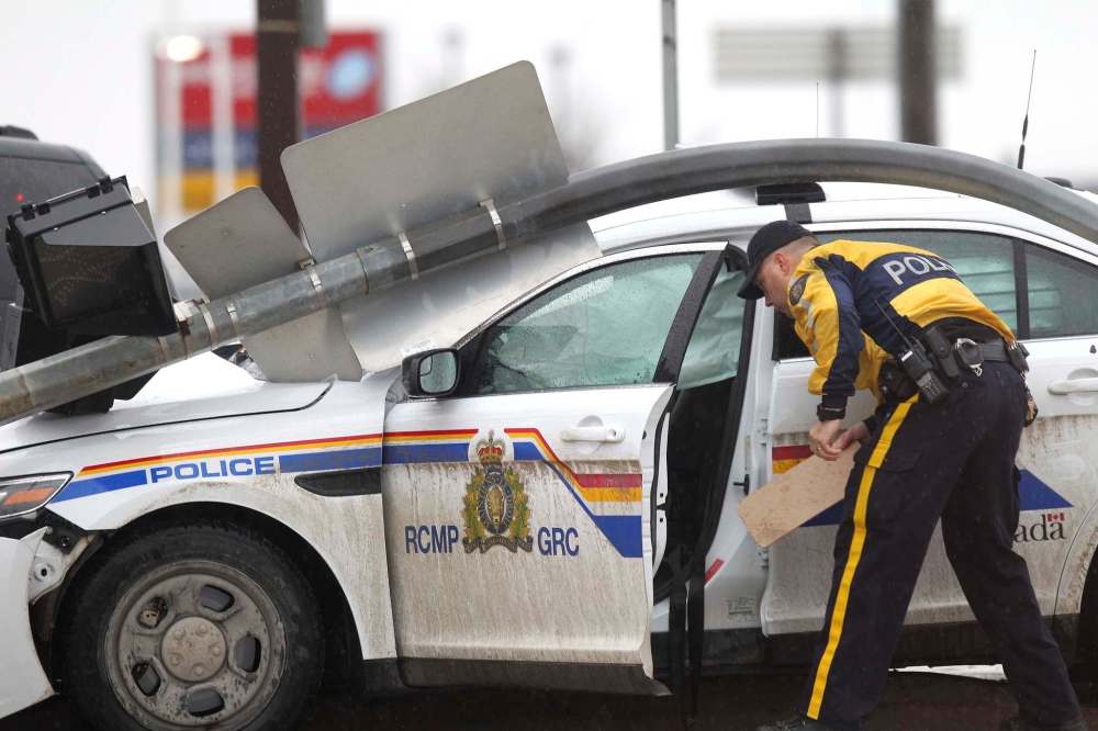 RCMP vehicle involved in serious crash – Winnipeg Free Press