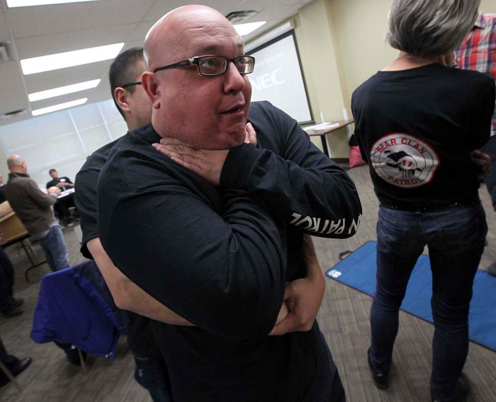 Bear Clan members learn CPR, first aid, to save lives on the street ...