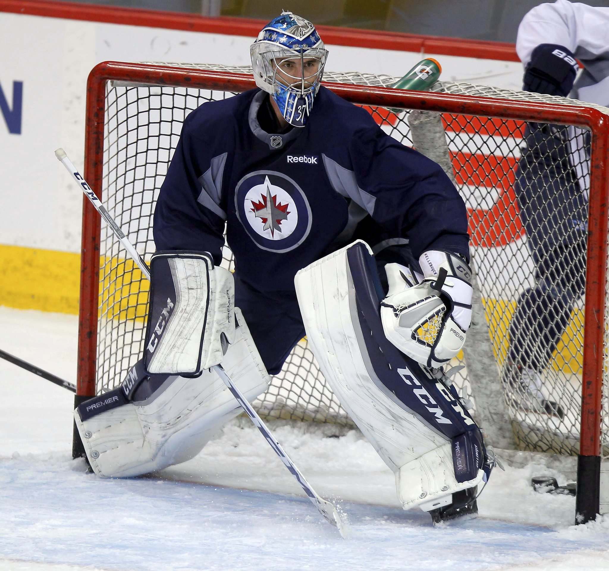 Hellebuyck not back to No. 1 goalie just yet – Winnipeg Free Press