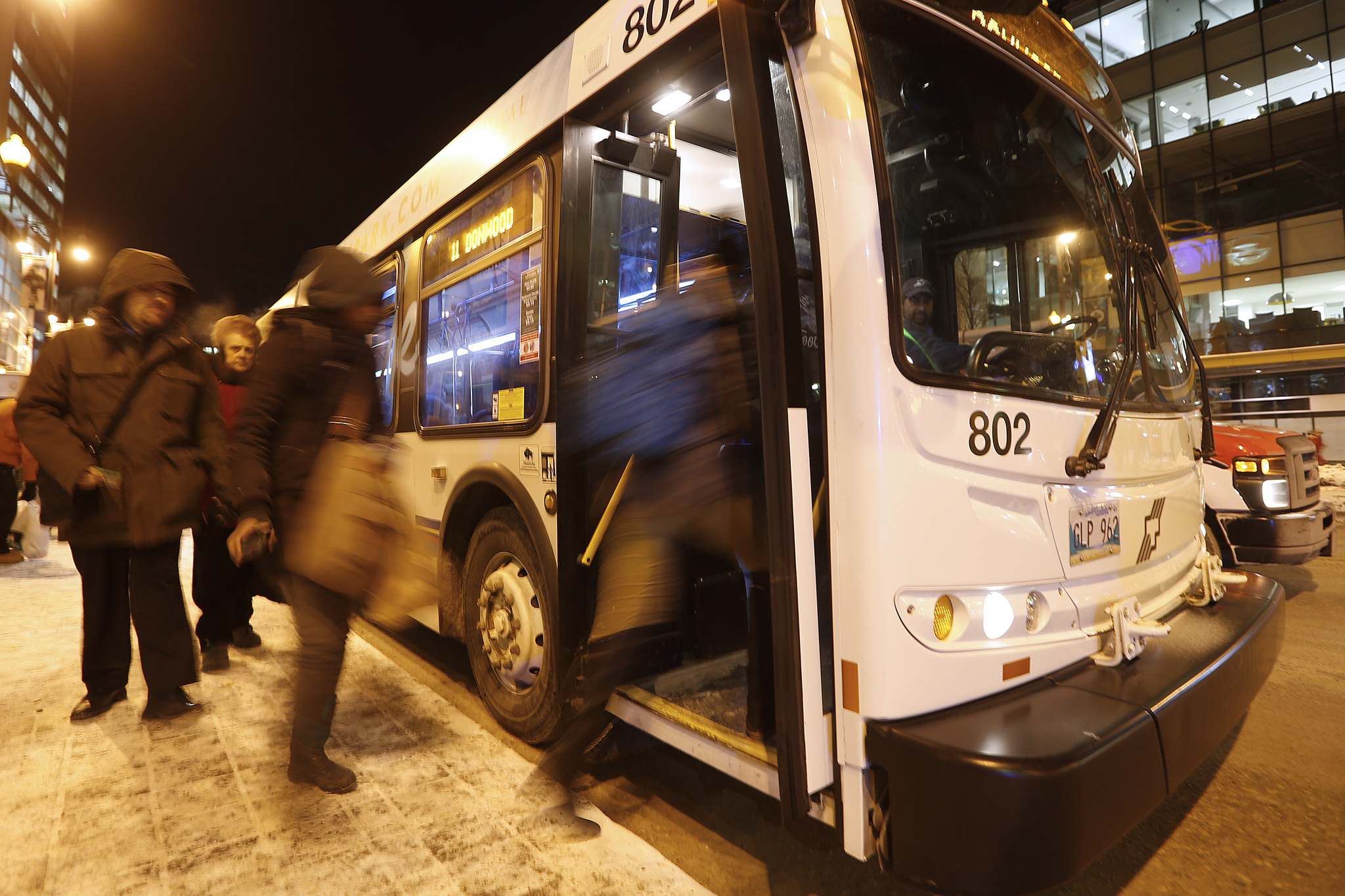 Man armed with axe removed from bus – Winnipeg Free Press