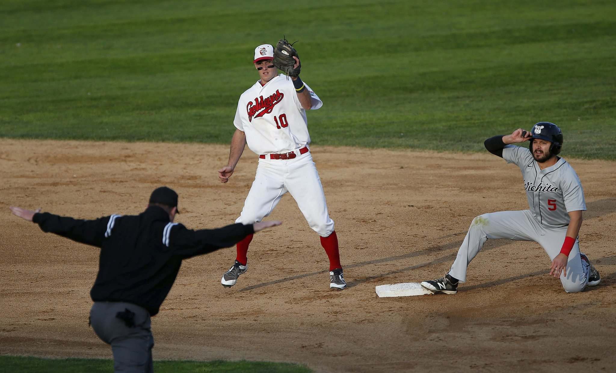 Goldeyes’ loss to Wingnuts creates must-win situation for game 4 ...