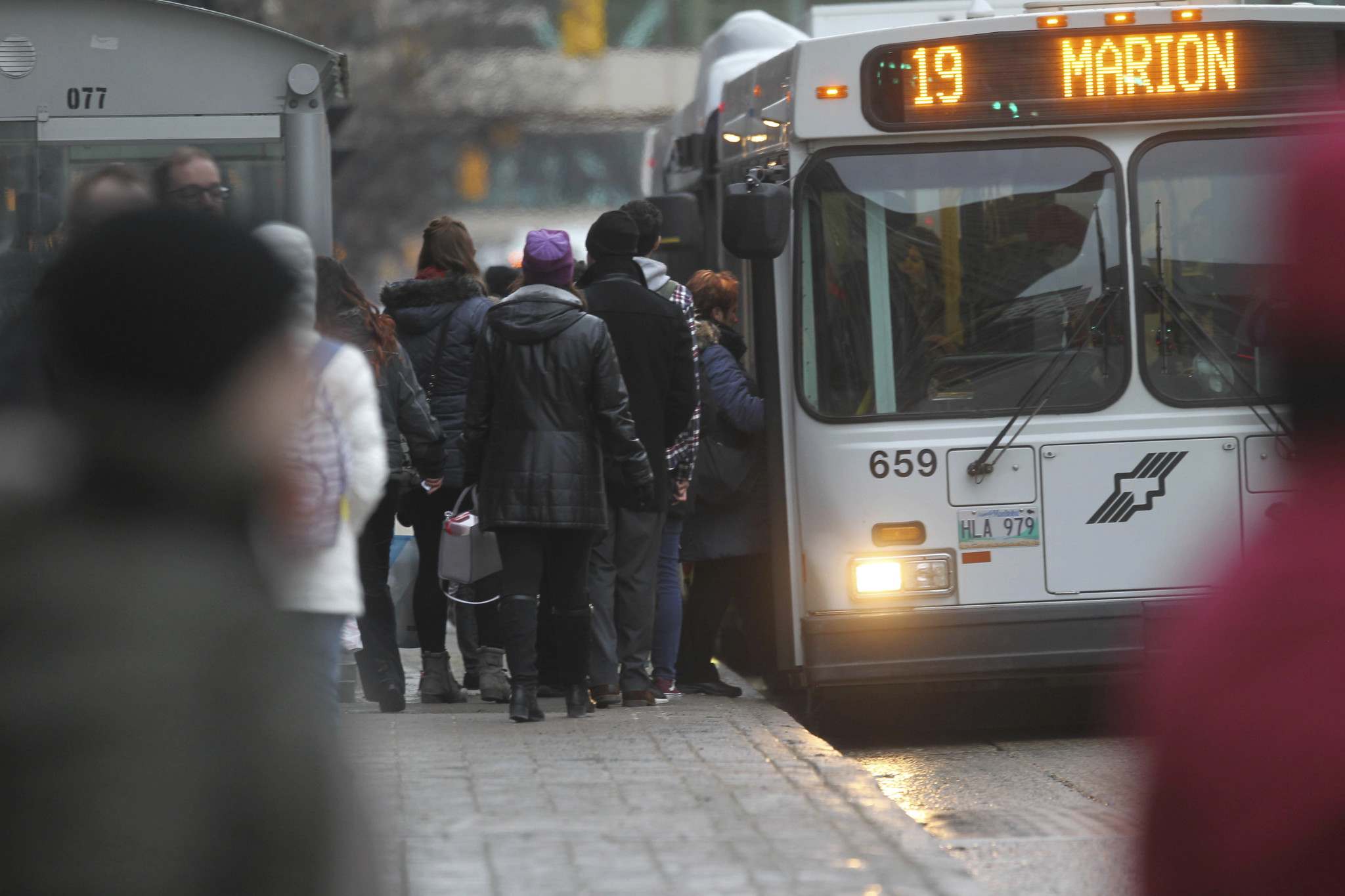 More people take bus to work: stats – Winnipeg Free Press