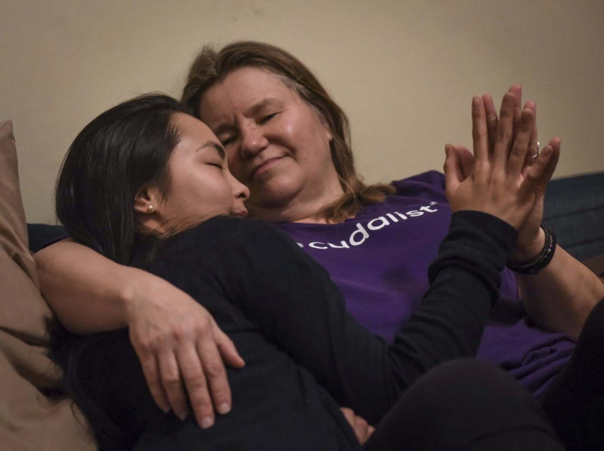 Cosying up to professional cuddlers – Winnipeg Free Press