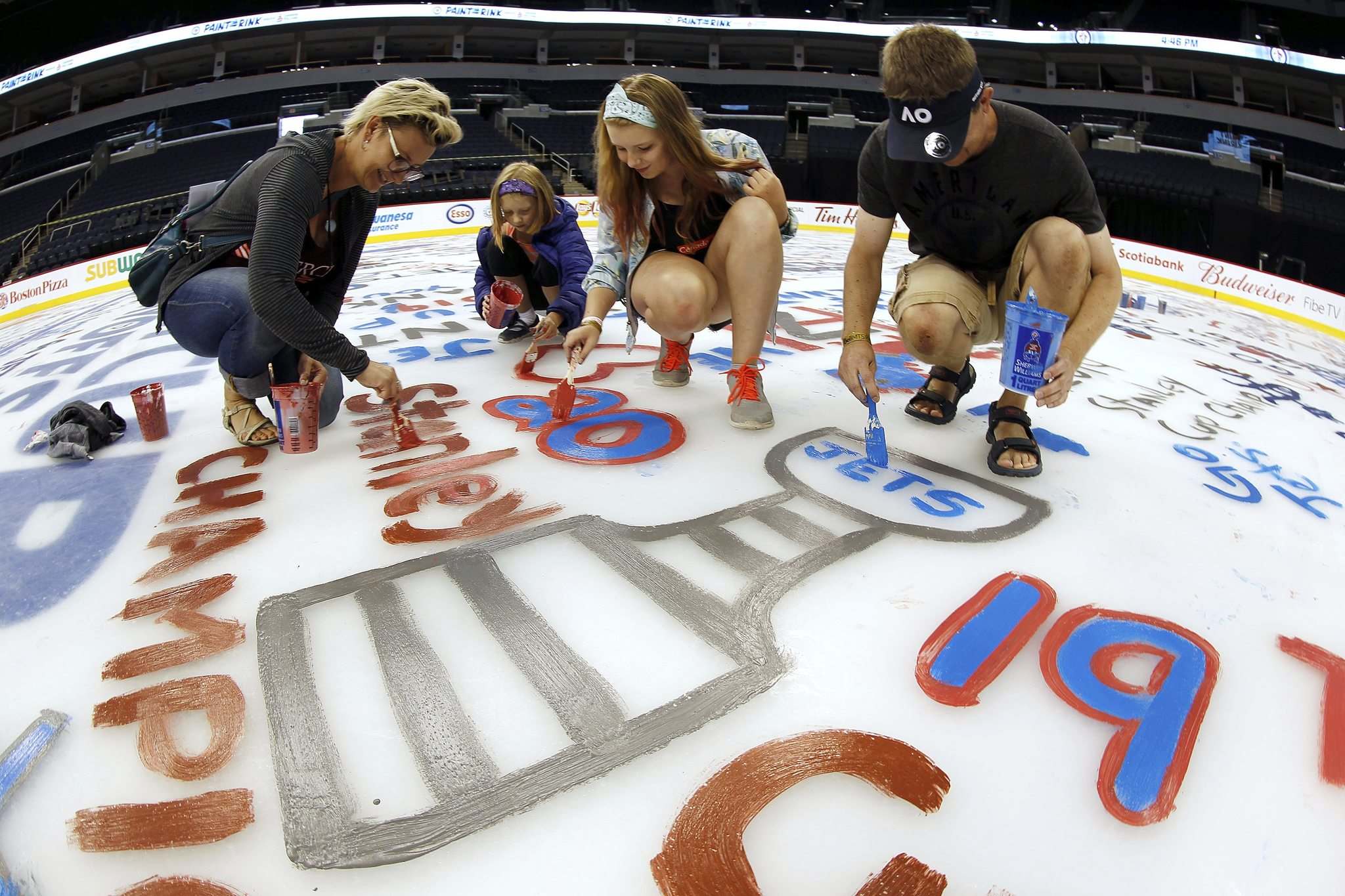 Fans coat ice with colours of hope – Winnipeg Free Press