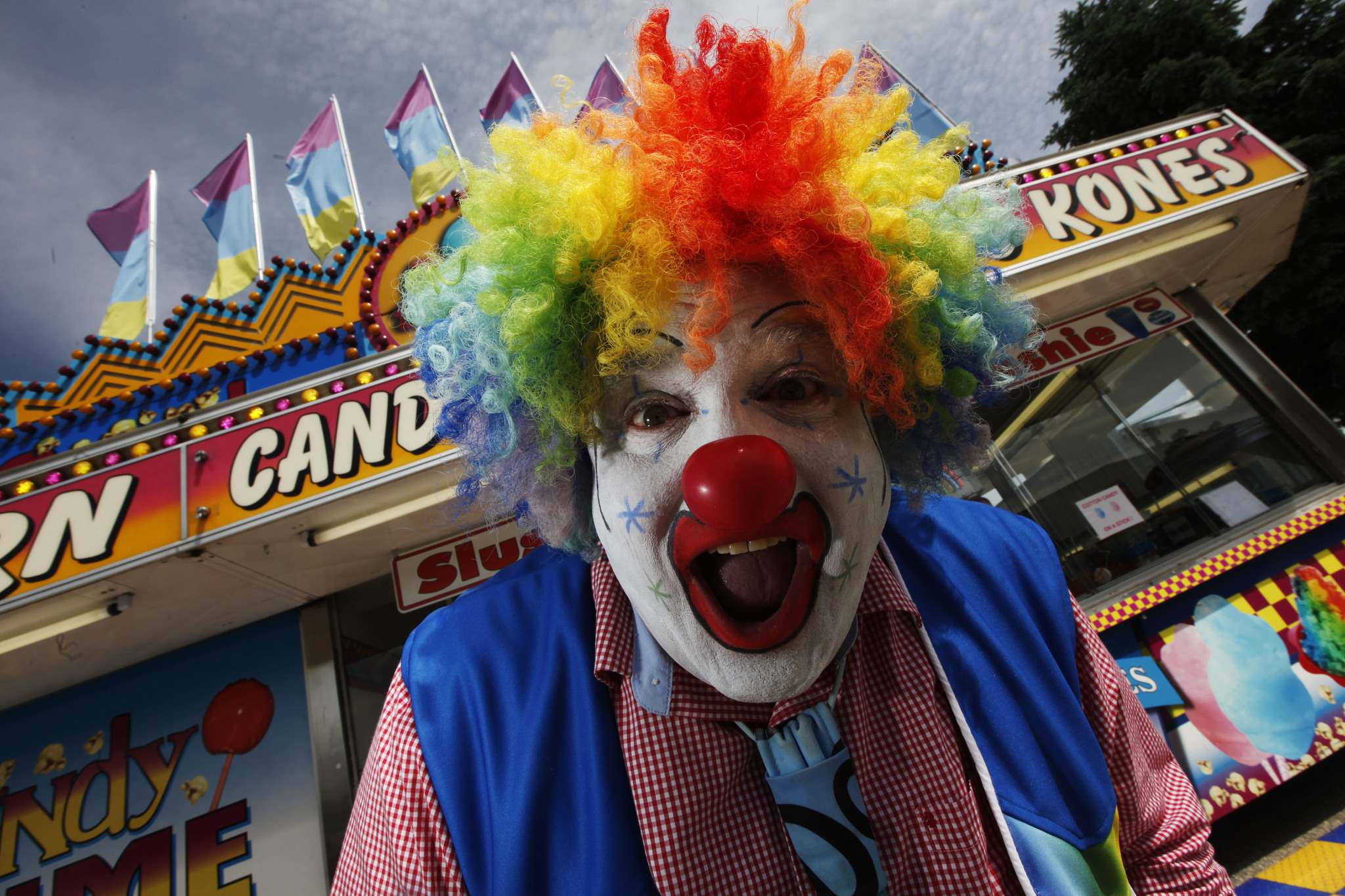 Clowning around and making magic run in the family – Winnipeg Free Press