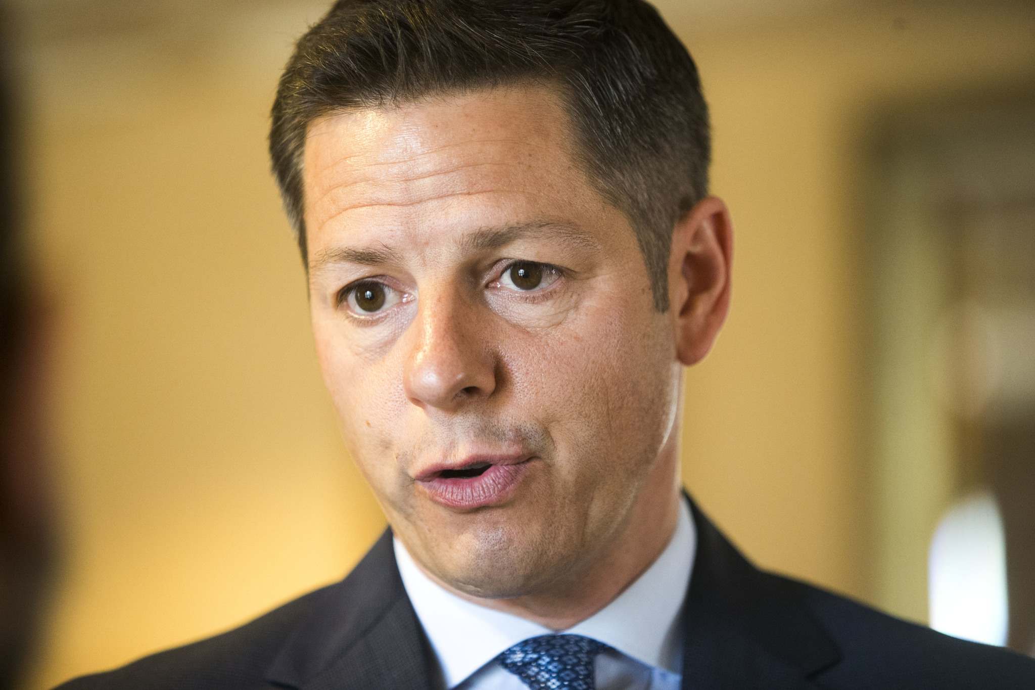 Bowman steps away from signature issue – Winnipeg Free Press