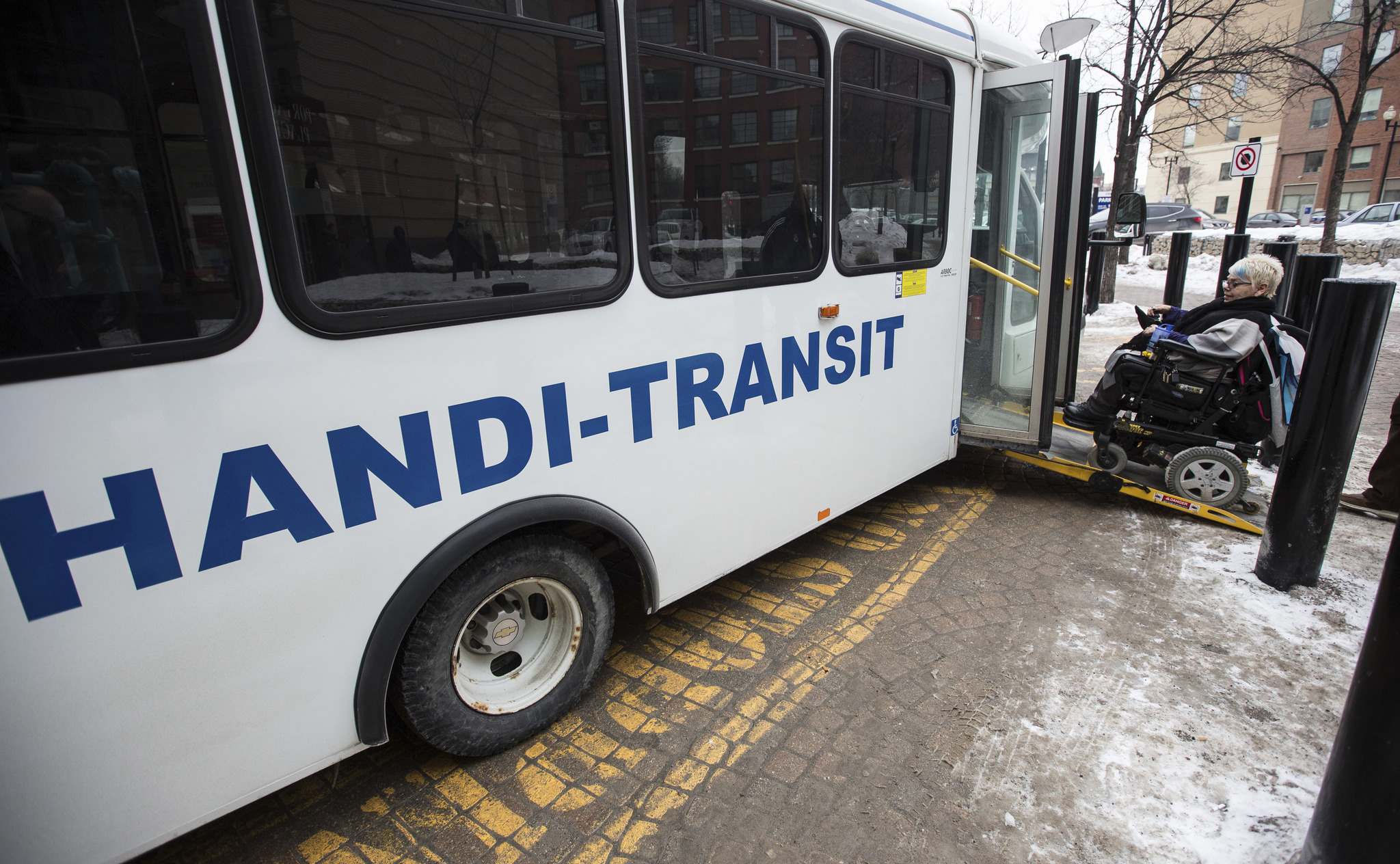City hands out new Handi-Transit contracts – Winnipeg Free Press