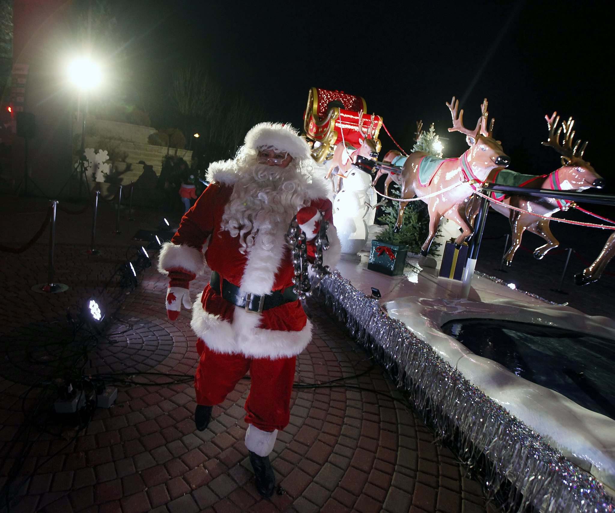 Santa’s new ride unveiled – Winnipeg Free Press