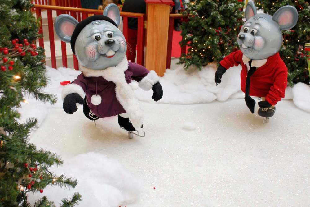 Mall’s old Santa display proves to be big-ticket item – Winnipeg Free Press