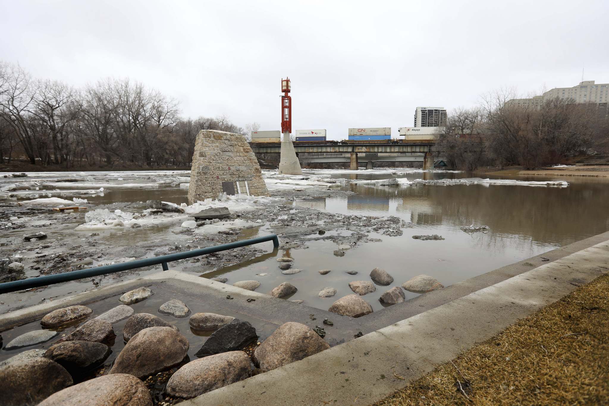 Frosty nights slowing melt, easing flood fears – Winnipeg Free Press