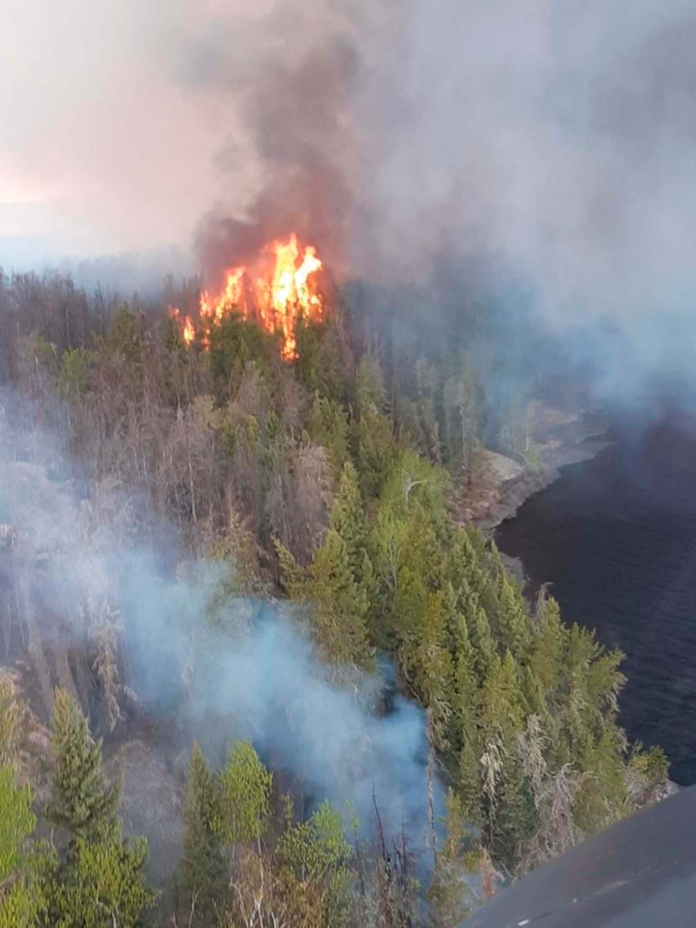 Provincial crews defend Pauingassi from wildfire – Winnipeg Free Press