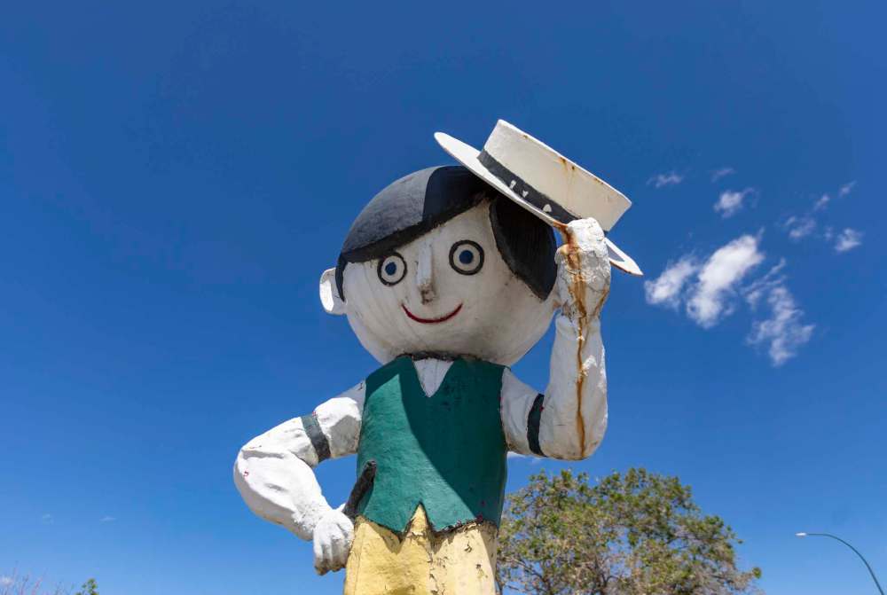 Hefty repair bill awaits Transcona mascot Hi Neighbour Sam – Winnipeg ...