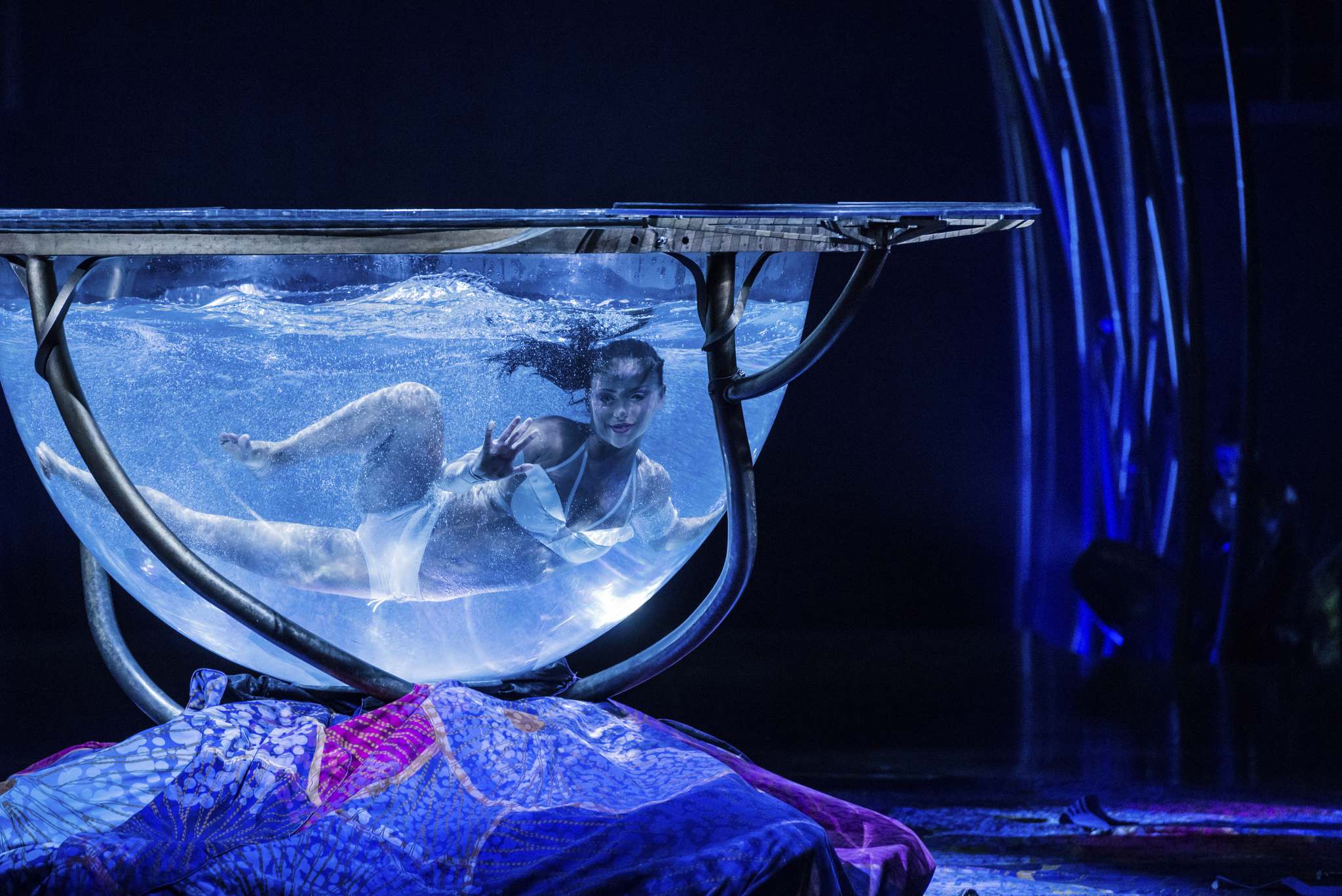 Amaluna puts circus spin on fight for love – Winnipeg Free Press