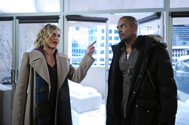 ‘Happy Endings’: 6 characters in search of hilarity, and finding it, on ...