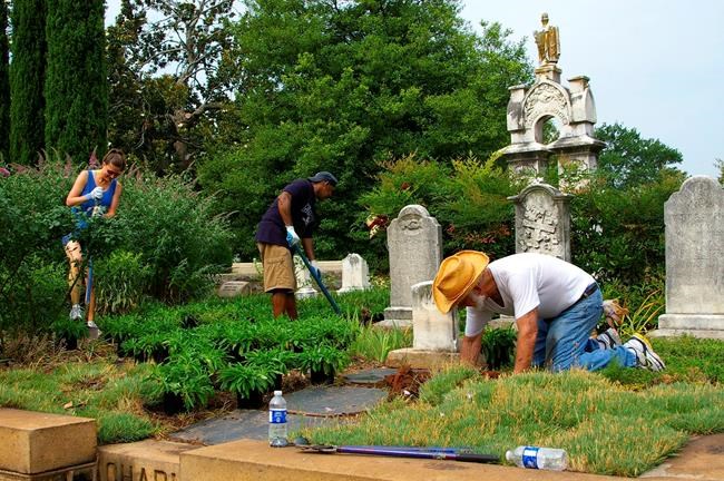 Grave Gardeners: Volunteers help spiff up old cemeteries – Winnipeg ...