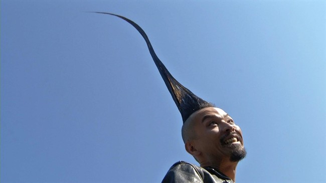 Man shows off Guinness World Records’ tallest mohawk in NYC park to ...