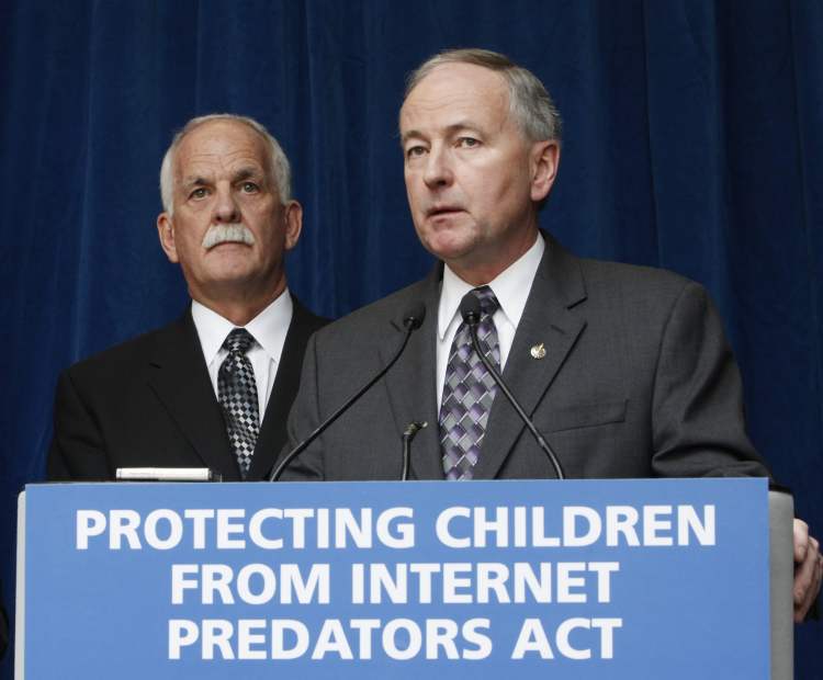 Tweeter takes aim at Toews’ Internet bill with flood of alleged details ...