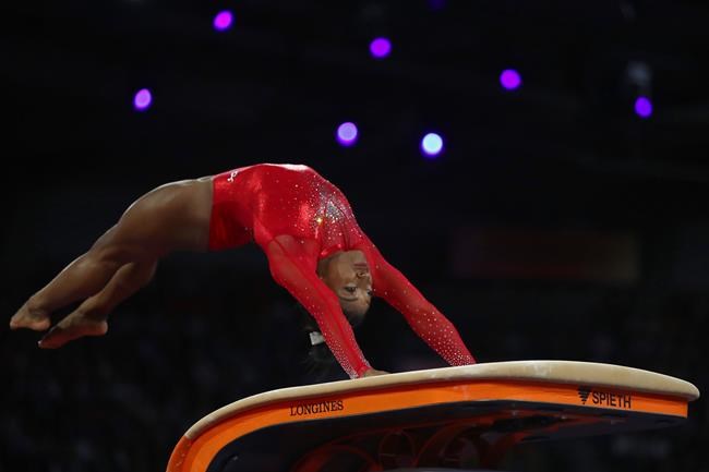 Simone Biles wins vault to tie worlds medal record – Winnipeg Free Press