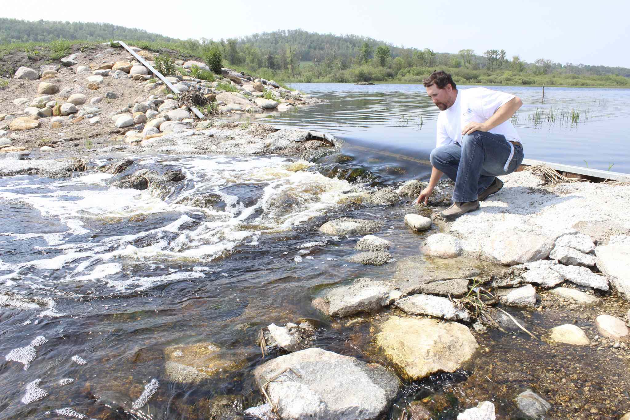 Cleaning Lake Winnipeg 3 tonnes at a time – Winnipeg Free Press