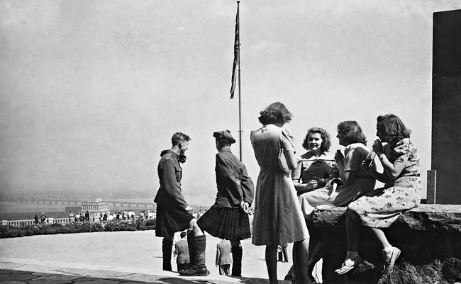 Outdoor exhibit reveals a flaneur’s view of Montreal in the 1920s, ’30s ...