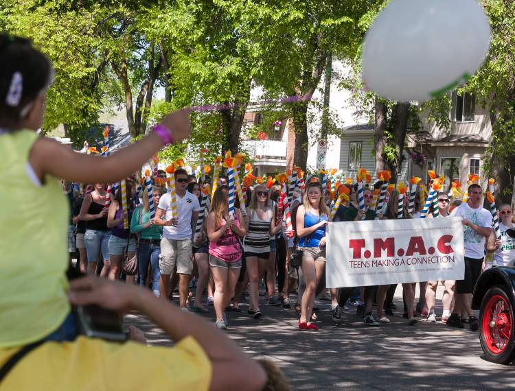 Transcona says ‘Hi Neighbour’ – Winnipeg Free Press