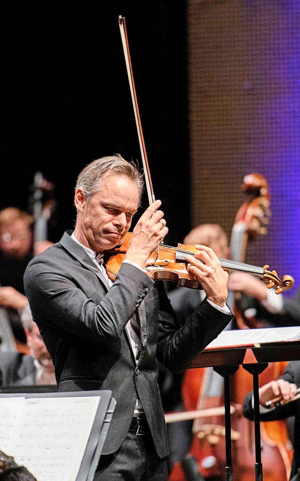 World-renowned violinist shows off technique for WSO’s Soaring Strings ...