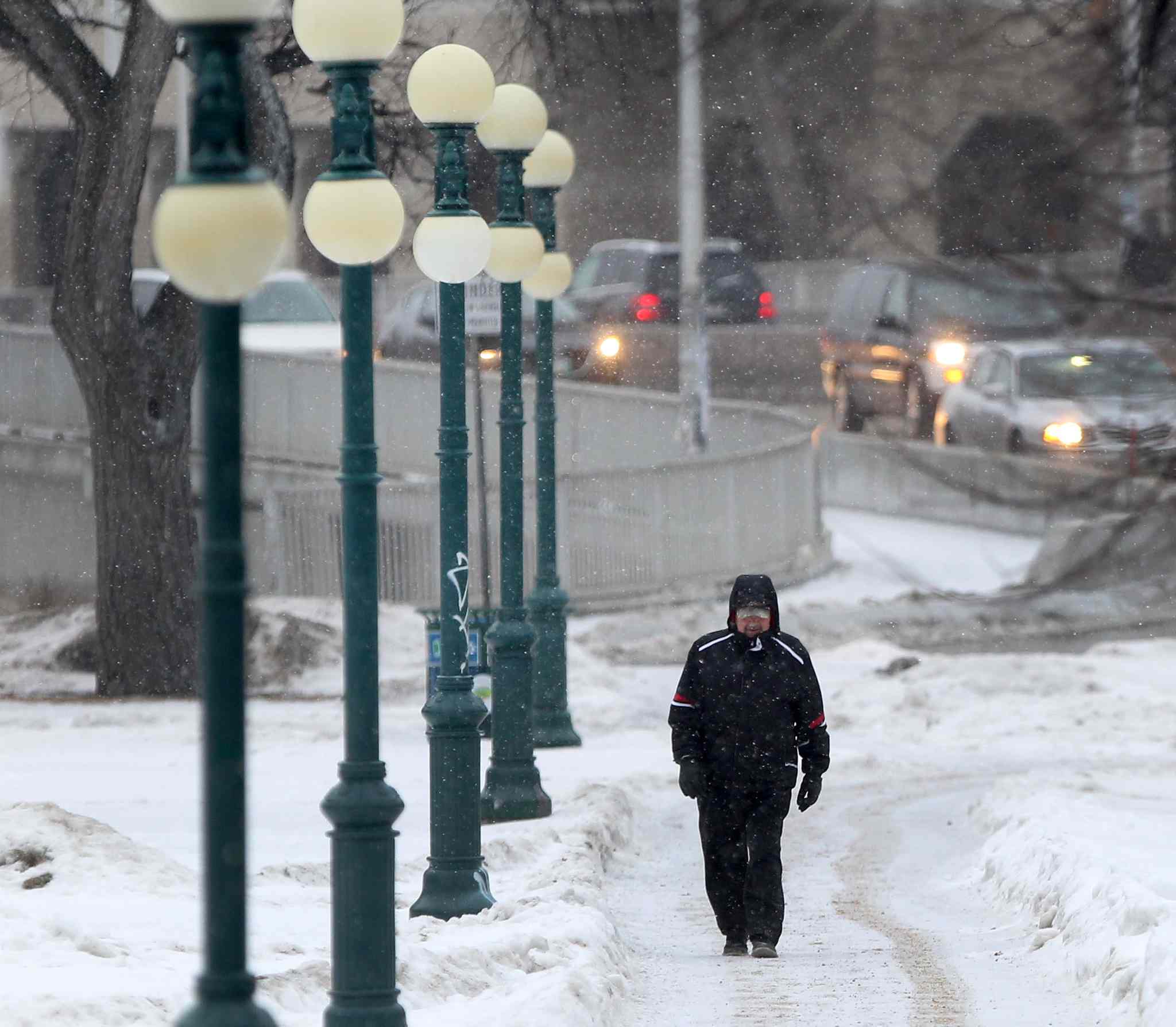 Warm today; freezing rain makes for difficult driving – Winnipeg Free Press