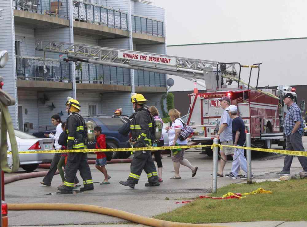 Lightning strike forces evacuation of apartment block – Winnipeg Free Press