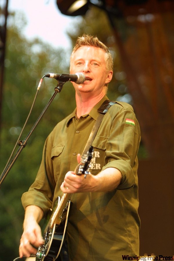 Billy Bragg to receive Winnipeg Folk Festival award – Winnipeg Free Press