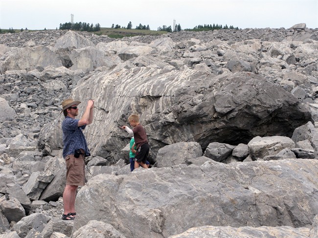 Canada’s deadliest rock slide a popular roadside attraction – Winnipeg ...