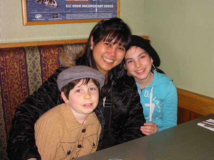 Building a bridge to kids overseas – Winnipeg Free Press