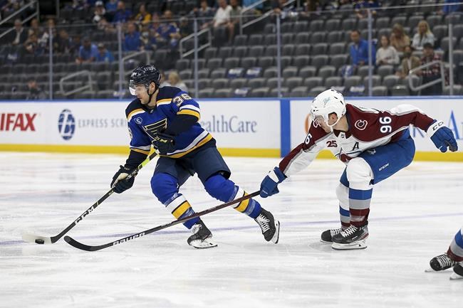 Avs score 3 in 2nd, beat Blues 5-1 to take a 3-0 series lead – Winnipeg ...