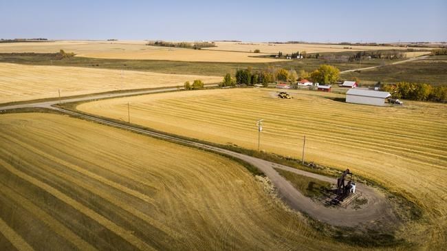 Saskatchewan farmers seeding despite droughts, floods and heavy winds ...