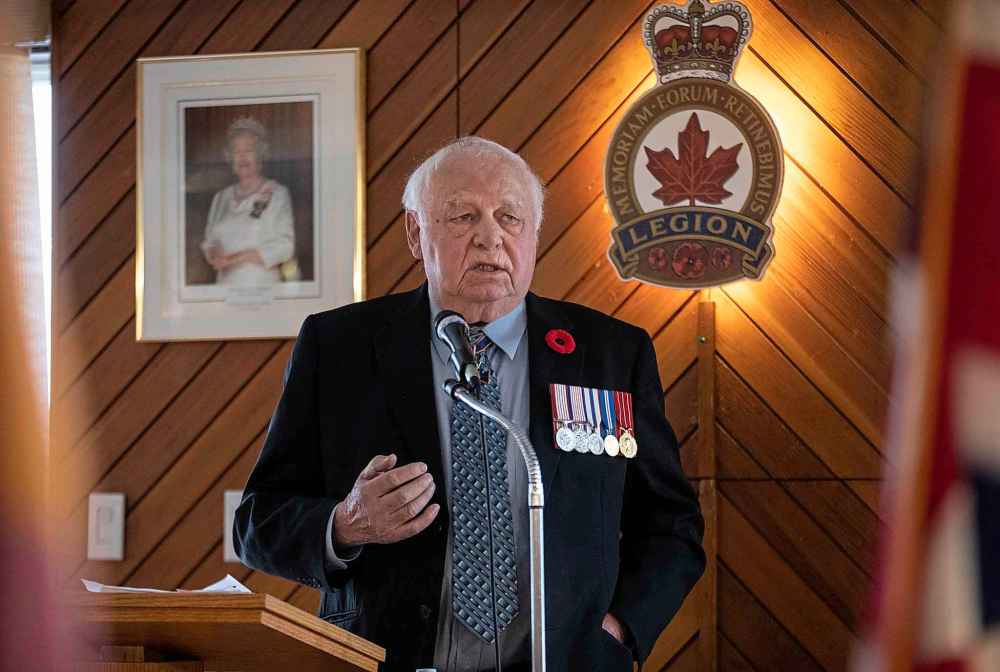 “I just hope for a better world”: Winnipeggers mark Remembrance Day ...