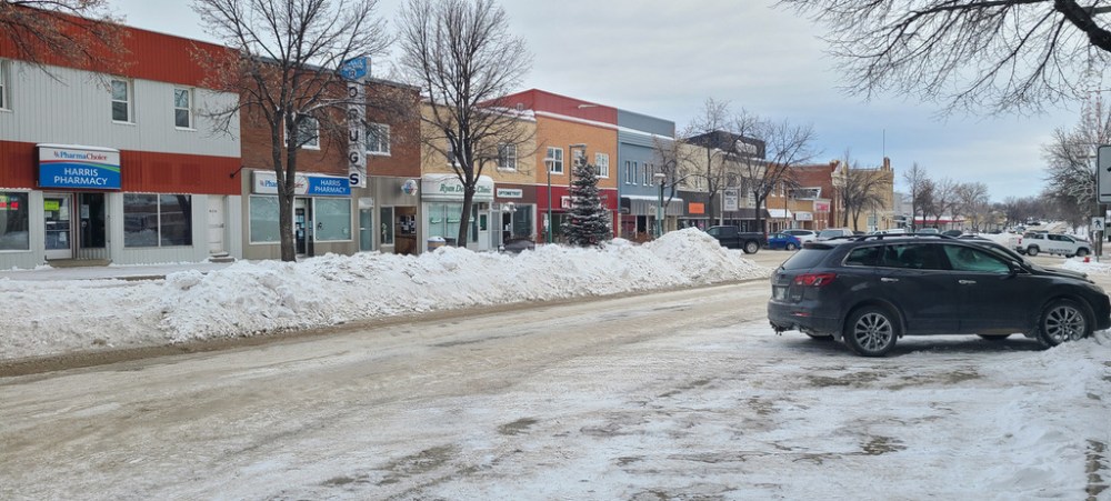 Neepawa man faces raft of luring charges – Winnipeg Free Press